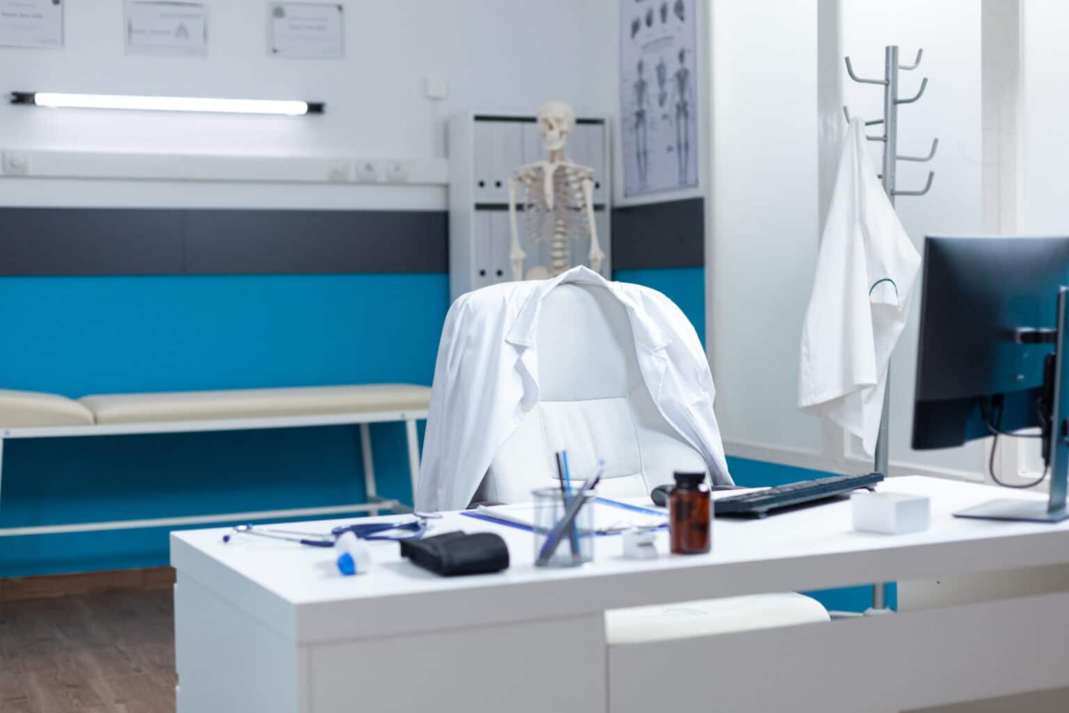 Abrir consultório médico sozinho: vantagens, desafios e cuidados ...